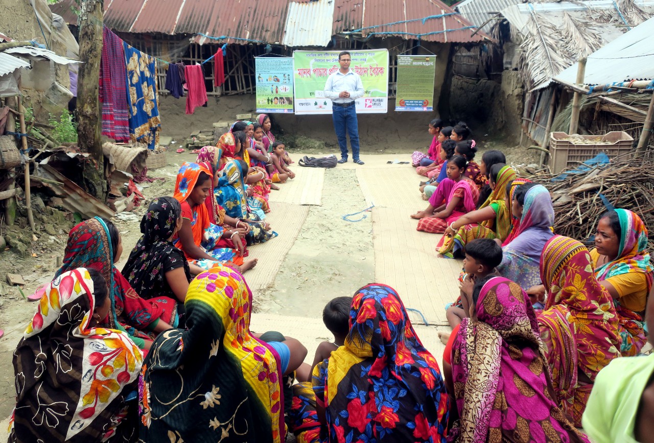 Constant work with the communities in Bangladesh | Sonrisas de Bombay