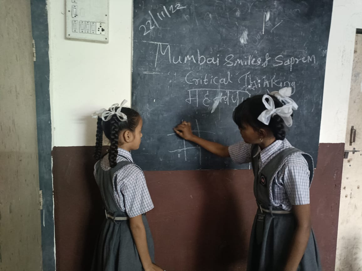 We renew the collaboration contract with the GCR GROUP | Sonrisas de Bombay